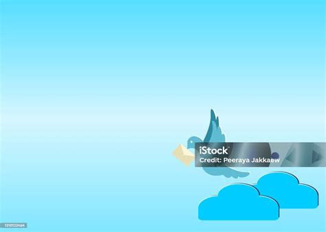 블루 캐리어 비둘기는 무료 복사 공간과 구름 파란색과 흰색 그라데이션 색상 배경 위에 비행 문자를 들고 통신 개발 개념 전자메일에 대한 스톡 벡터 아트 및 기타 이미지