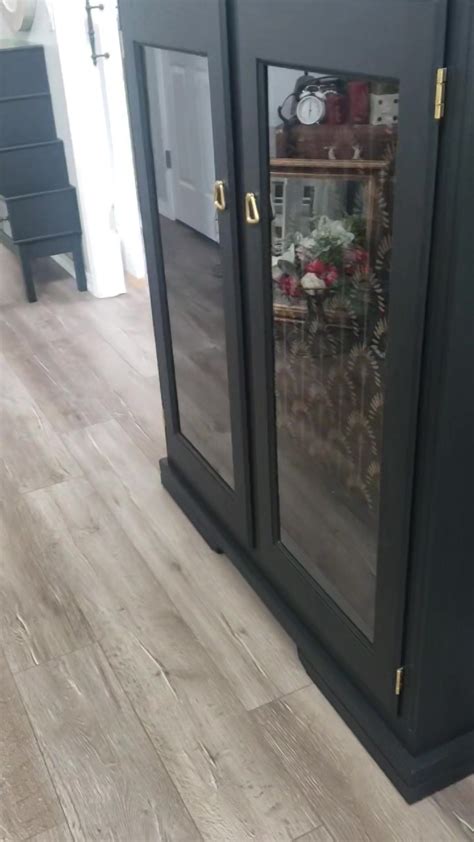 You Asked For A Behind The Scenes Of The Showroom She Just Happens