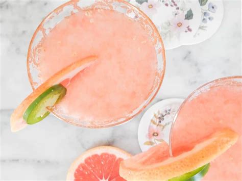 10 Refreshing Summer Cocktails To Help You Beat The Heat Society19