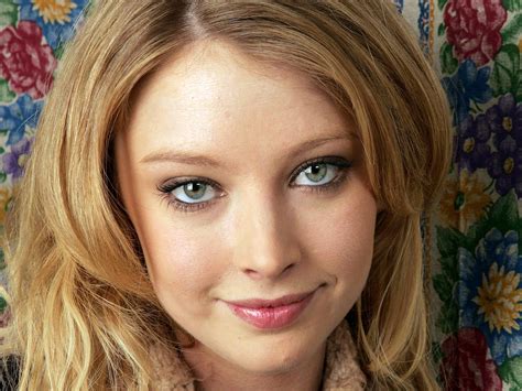 15 Amazing Pictures Of Elisabeth Harnois Swanty Gallery