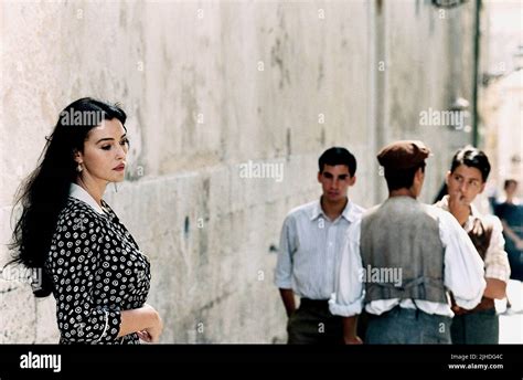 Monica Bellucci Malena Fotos Und Bildmaterial In Hoher Auflösung Alamy