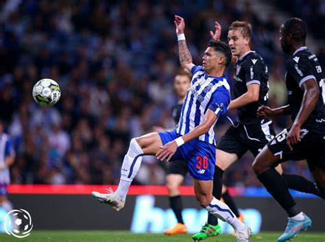 Já é conhecido o onze do FC Porto no jogo decisivo
