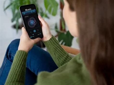 Voice Recognition in Mobile Apps Enhancing User Experience | MoldStud