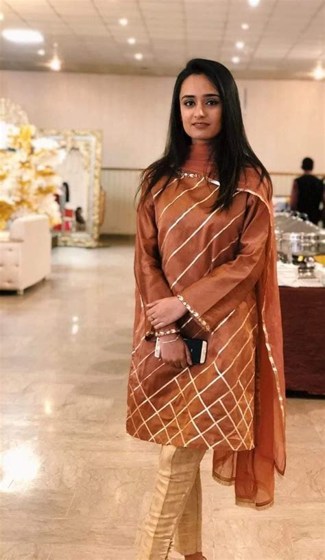 Areeba Binte Asad Medium