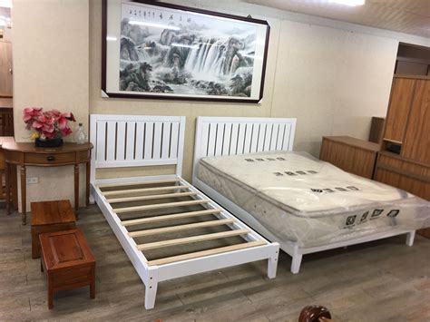 白色系列單人and雙人床架 Platform Bed 吉揚家具 Home Decor Decor Furniture