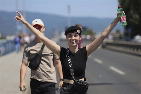 Controversial Right Wing Singer Marko Perkovic Draws Tens Of Thousands