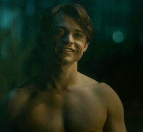 Pin De The Fairy Lord En Thomas Doherty Chicos Famosos Famosos Chicas