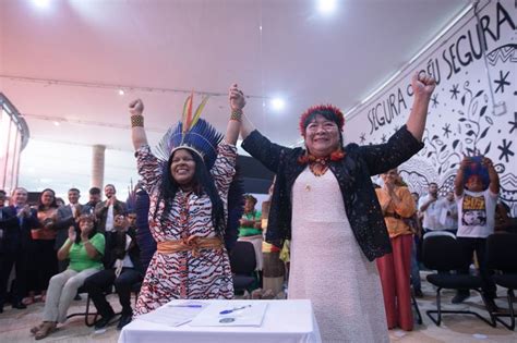 Posse Da Presidente Da Fundação Nacional Dos Povos Indígenas Joenia