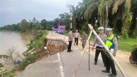 Jalan Penghubung Desa Di Indragiri Hulu Longsor Regional Liputan6