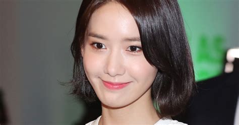 윤아 가을 여인의 달콤한 미소