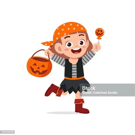 행복한 귀여운 어린 소년과 소녀는 할로윈을 축하 해적 의상을 착용 검에 대한 스톡 벡터 아트 및 기타 이미지 검 귀여운 드레스 Istock