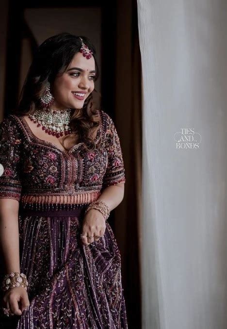 രാജകുമാരിയെപോലെ പൊടി റോബിന്റെയും ആരതിയുടെയും വിവാഹ നിശ്ചയം വൈബി