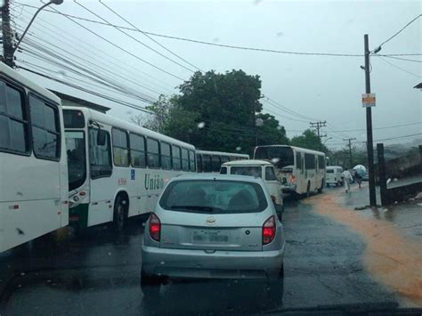 G Forte chuva deixa ruas de Salvador alagadas nesta quinta feira notícias em Bahia