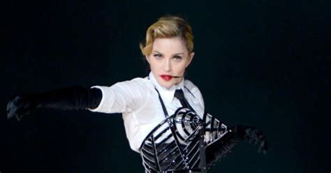 Madonna Pubblica Una Nuova Canzone Radio Monte Carlo
