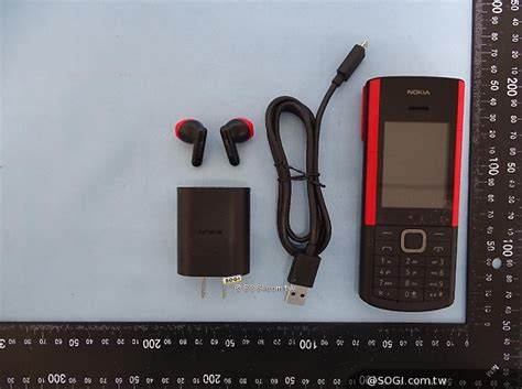 藏有耳機的nokia 5710 Xpressaudio通過ncc 台灣未來會推出 Sogi 手機王