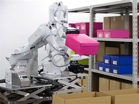 Dual Arm Warehouse Picking Using Robotiq Gripper