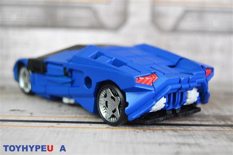 Hasbro Transformers Netflix War For Cybertron Trilogy Sparkless Bot
