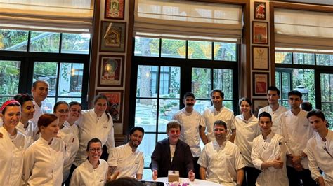 Dünyaca ünlü Yıldız Elton John Ömer Koçun Restoranı Telezzüze Konuk Oldu