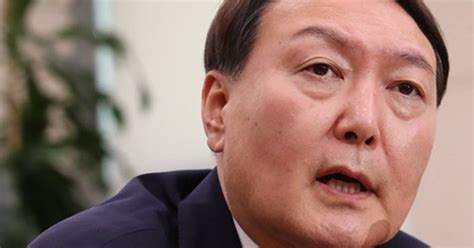 문 대통령 윤석열 신임 검찰총장 임명안 재가김기동 부산지검장 사의