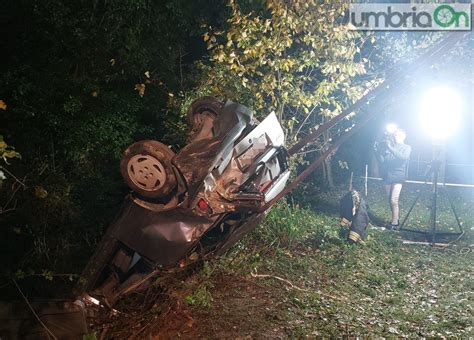Terni Finisce Con L Auto Nel Fiume Nera Salvata Una 23enne UmbriaON