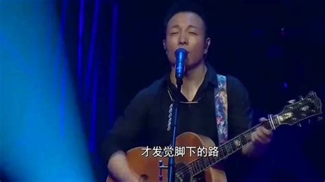 这首歌被很多人翻唱过，原唱一开口，全场尖叫声不断，这才是实力凤凰网视频凤凰网