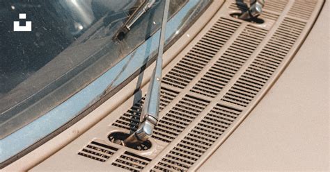 흰색과 검은 색 번호판이있는 검은 색 자동차 사진 Unsplash의 무료 회색 이미지