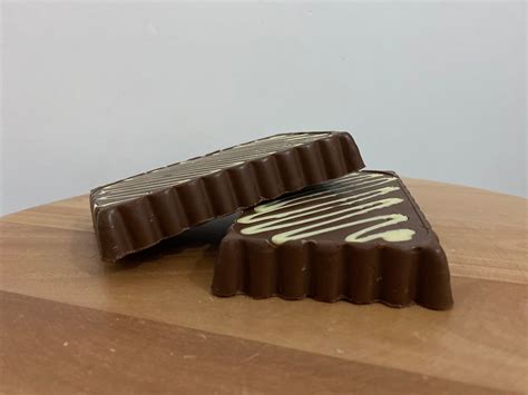 2 Pieces Large Kunafa Pistachio Chocolate Bar Inspired By The Viral