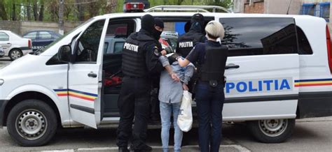 Scandal In Familie Oprit Cu Focuri De Arma De Catre Politisti Opinia