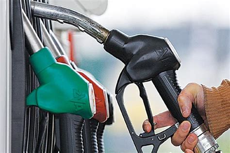 Roznama Dunya نگران حکومت نے بجلی بلوں کے ستائے عوام پر پٹرول بم گرا دیا