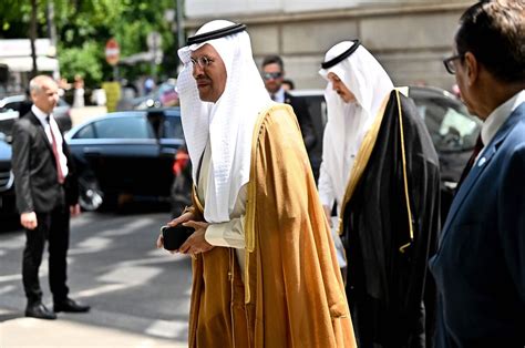 Saudis Shoulder Burden Of Stabilizing Oil Market With Extra Cuts Allsides