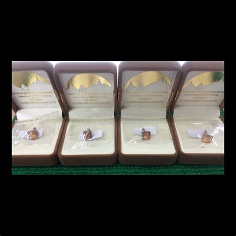 ลพ ทวด เบตง 3 พิมพ์จิ๋ว เนื้อนวโลหะ ก้นอุดผงว่าน 97 พระเครื่อง พระแท้ Webpra เว็บ พระ คอม