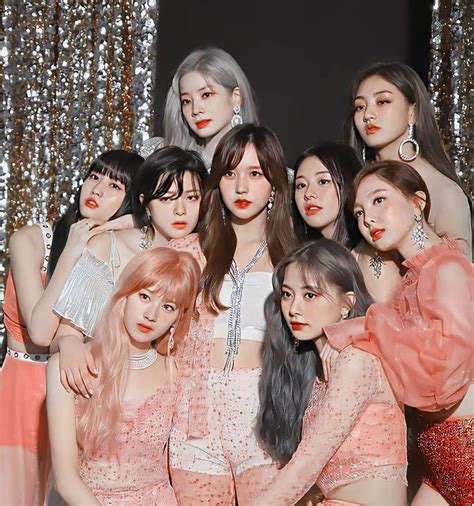 Ghim của Kennedy Curtis trên TWICE Nữ thần