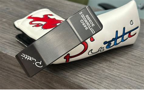 10자루 한정 피레티 블랙 한정판퍼터 4가지 모델 파격할인 4가지 모델 모두 국내 출시가 150만원 이상에 판매되었던 퍼터 입니다 골프 좀 치는 사람들의