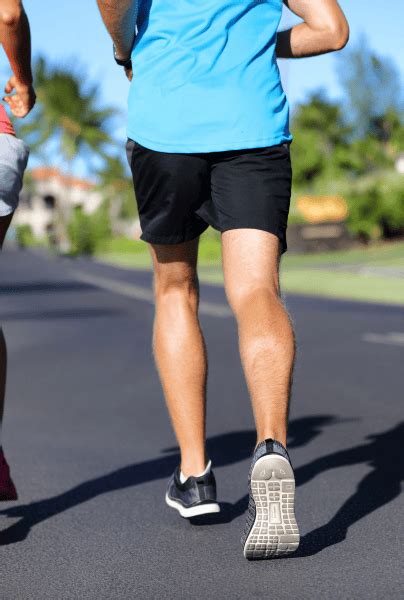Mejora la circulación de tus piernas con estos ejercicios al aire libre MUI Fitness Al Aire Libre