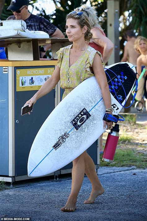Barefoot Elsa Pataky Shows Off Her Toned Legs And Biceps In A Mini