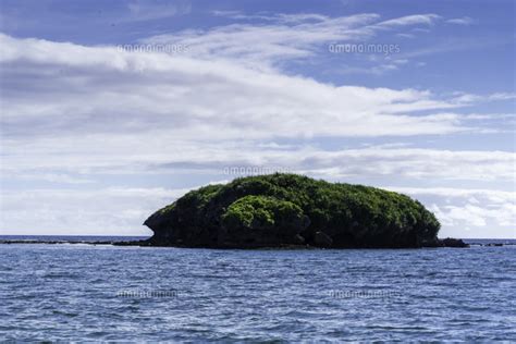 久米島 周辺の小さな島 の写真素材 Fyi07987279 ストックフォトの Qlean Market