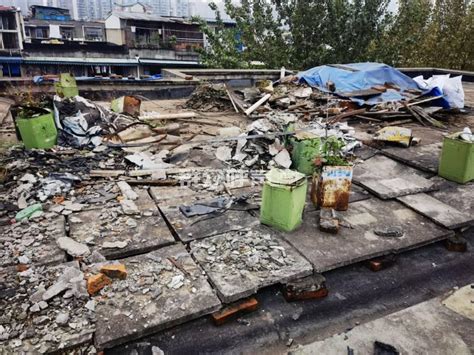 屋顶垃圾清理 群众呼声四川问政 四川省网上群众工作平台 成华区委书记