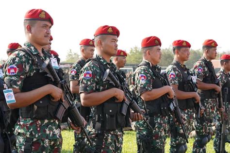 កូនប្រុសច្បងដ៏មានឥទ្ធិពលសម្តេចតេជោ ហ៊ុន សែន អញ្ជើញបើកសមយុទ្ធរួមគ្នារវាងកងទ័ពកម្ពុជា ចិន នាគមាស