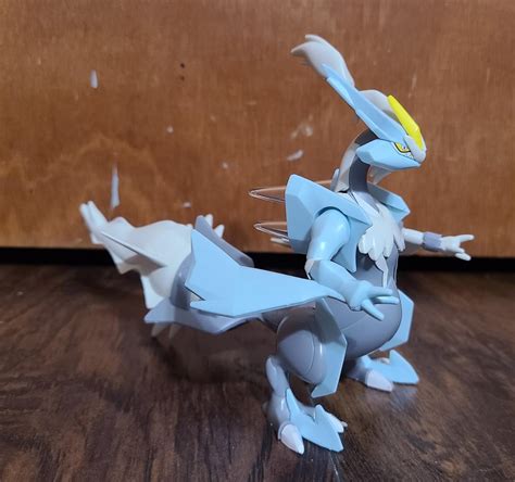 White Kyurem Model Kit Rfreedomisgunpla