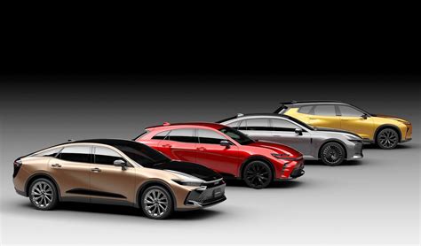 トヨタが新型「クラウン」を初公開。4バリエーションを同時にお披露目！ まずはクロスオーバーから発売予定 Webモーターマガジン