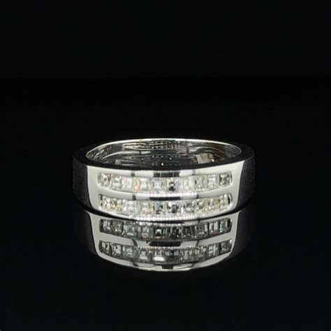 ANELLO IN ORO BIANCO CON DIAMANTI VeronikWatches