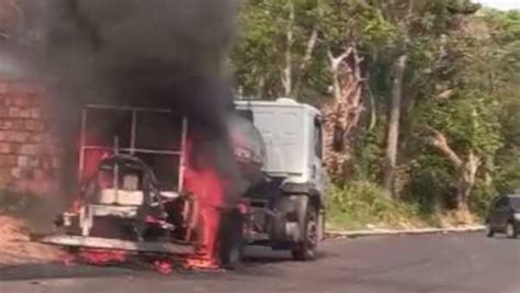 Caminhão carregado de diesel pega fogo no bairro Lírio do Vale
