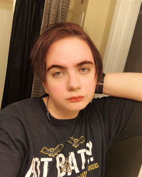 The First Photo That Has Ever Made Me Feel Like I Look Androgynous Scrolller