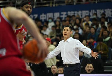 张庆鹏与天津男篮续约3年 将开出顶薪留林庭谦cba新浪竞技风暴新浪网