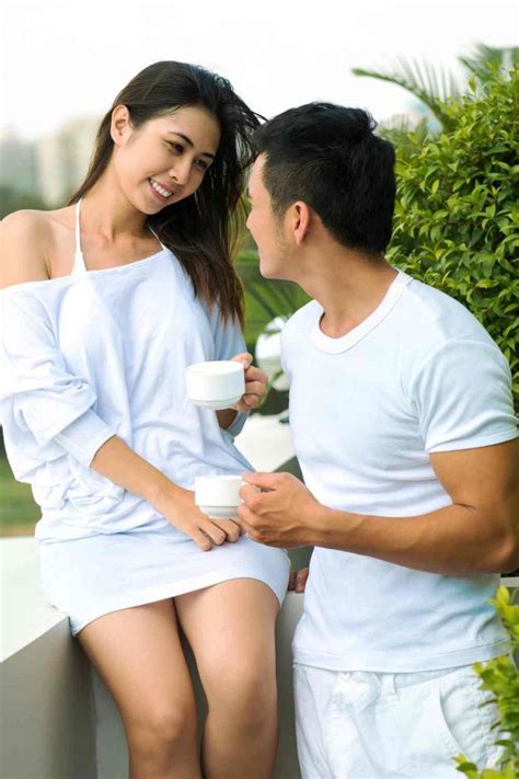 10 Clear Signs A Woman Is Sexually Attracted To You Love Pavillion