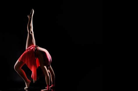 Ni A Haciendo Gimnasia Foto Premium