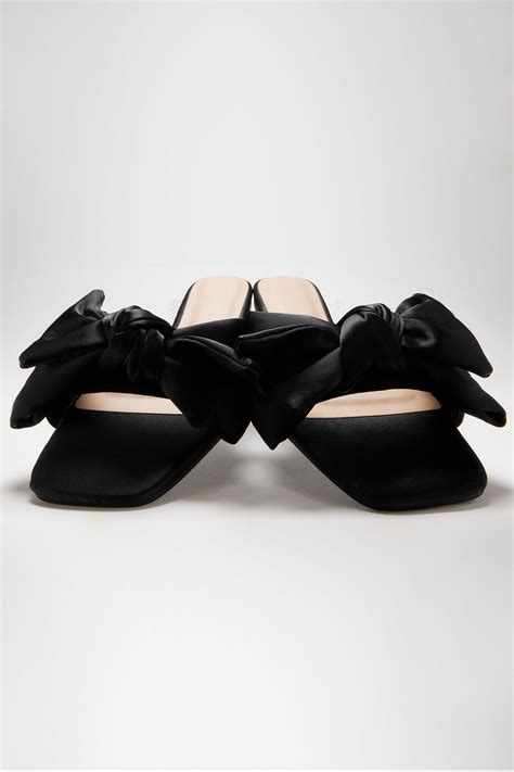Arabella Flat Sandals Black Fashion Nova