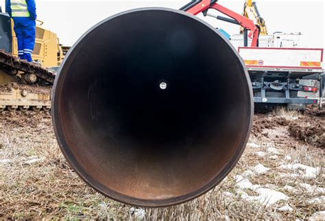 천연 가스 전송 파이프라인 및 원유 파이프 가 가정 및 기업에 연료 공급을 수송하기 위한 설치 0명에 대한 스톡 사진 및 기타