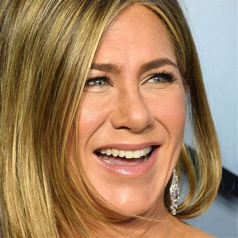 Jennifer Aniston No Makeup Selfie