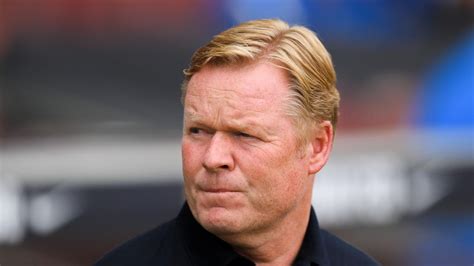 Koeman lee un comunicado sobre su situación en el Barça y se va de la